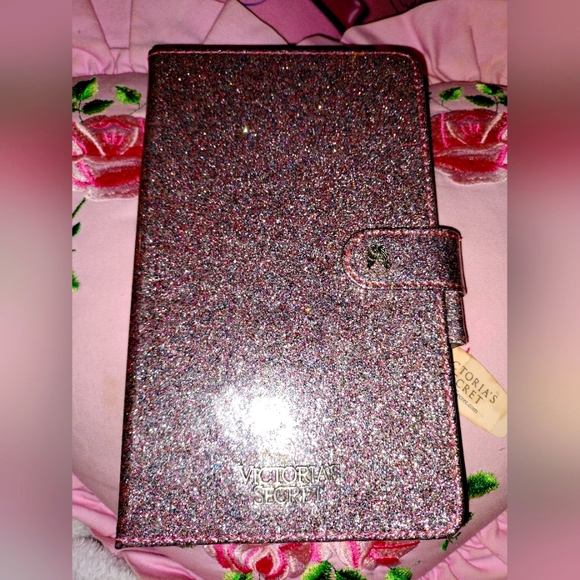 Victoria's Secret | Office | Vintage Y2k Victorias Secret Angels Only ...